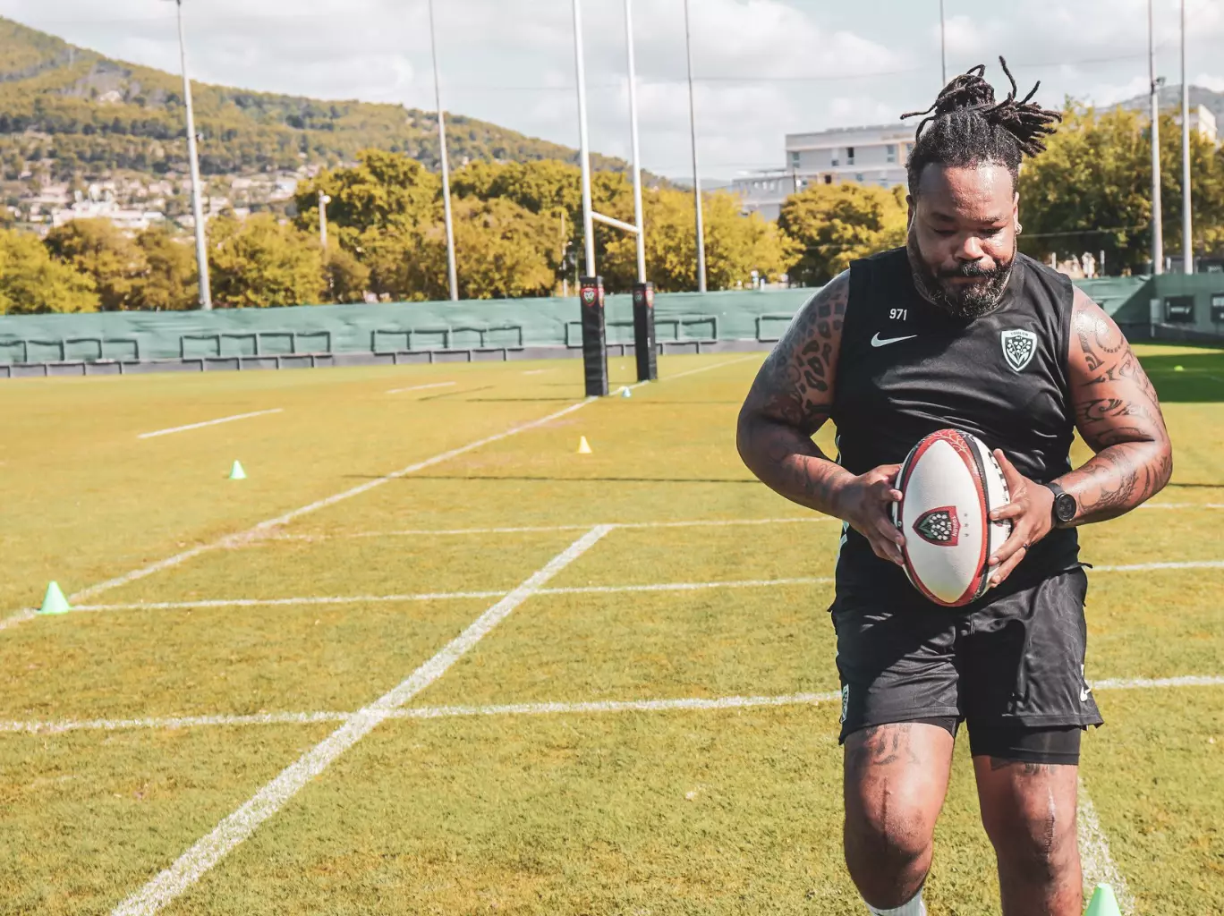 Top 14: Le rugbyman guadeloupéen Mathieu Bastareaud s'engage à Toulon ...