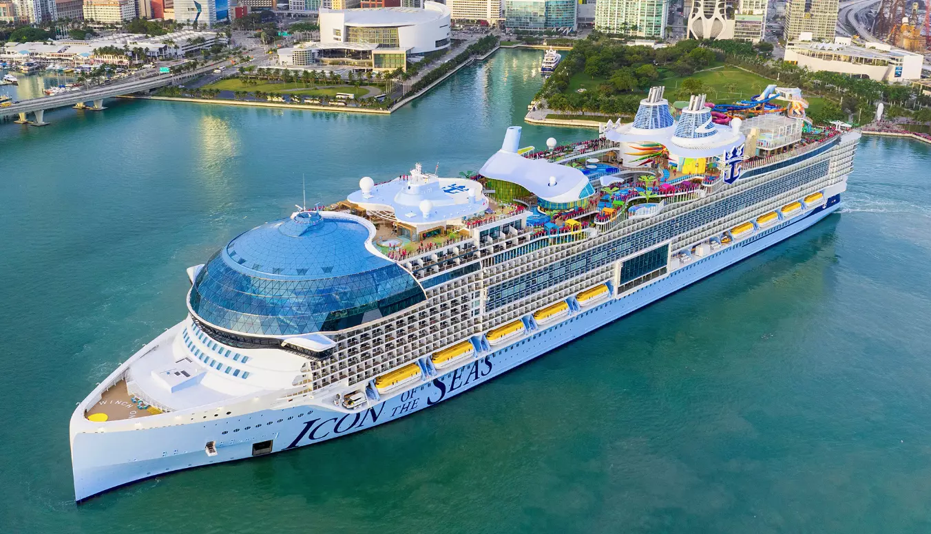 L'Icon of the Seas, le plus grand paquebot du monde effectue son voyage ...