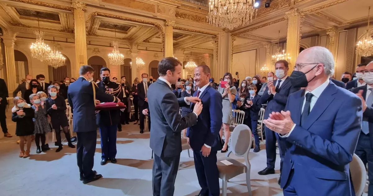 Rodolphe Alexandre décoré de la Médaille d'officier de La Légion d ...