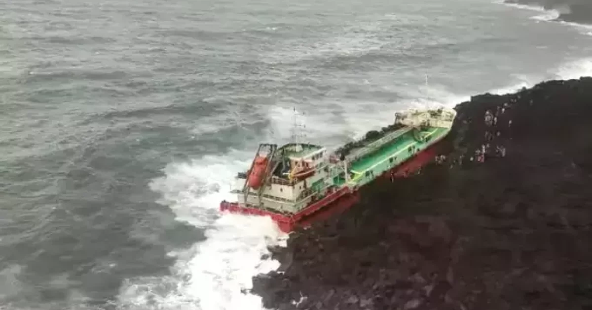 Epave du Tresta star à La Réunion- Eric Mevelec, Directeur de la Mer ...