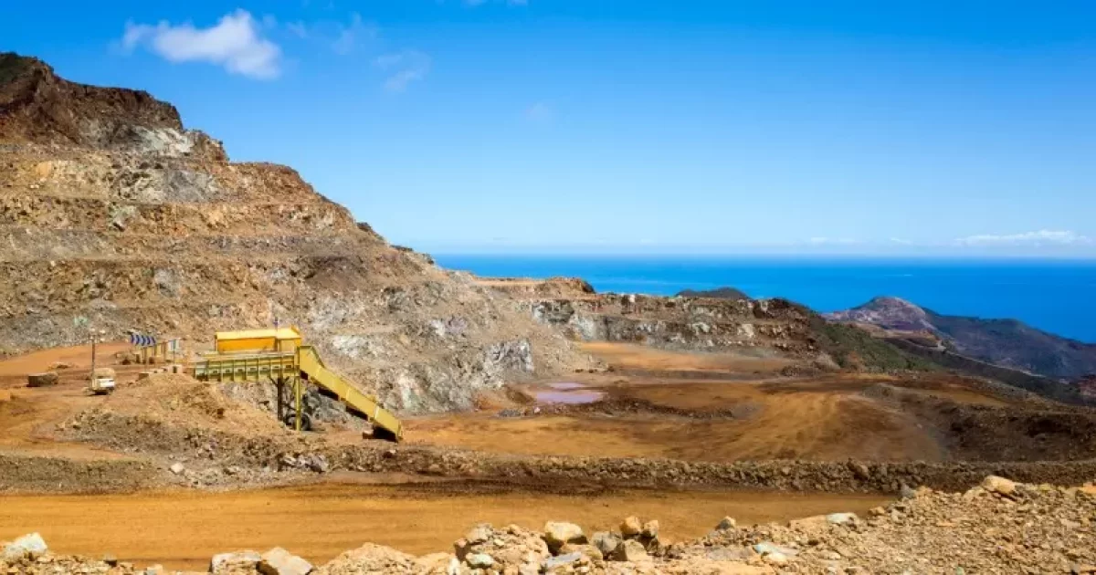 Nouvelle-Calédonie : L’extraction et l’exportation minière bientôt ...