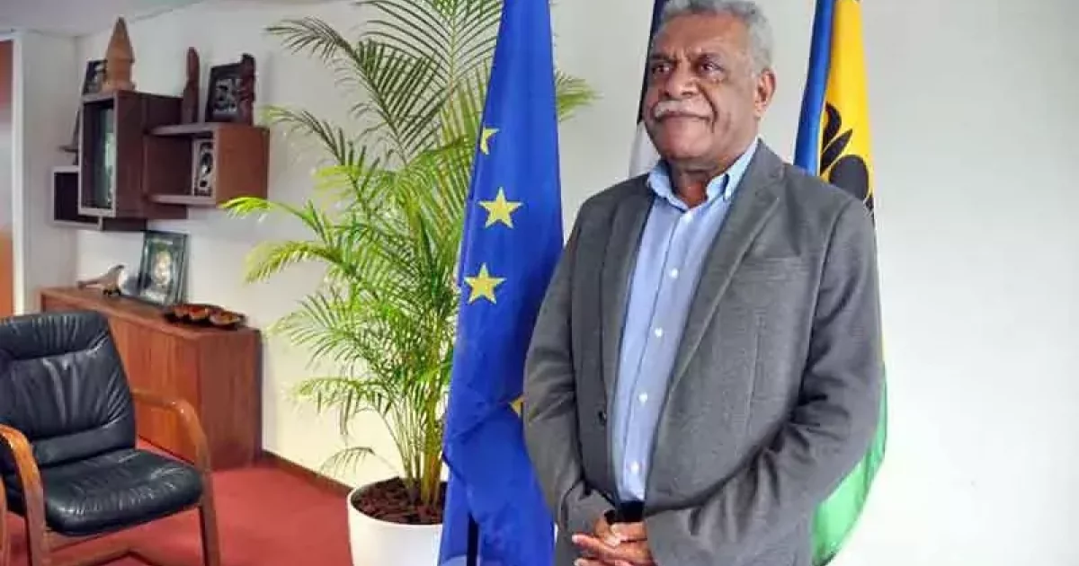 Le Président du Gouvernement de Nouvelle-Calédonie Louis Mapou en ...