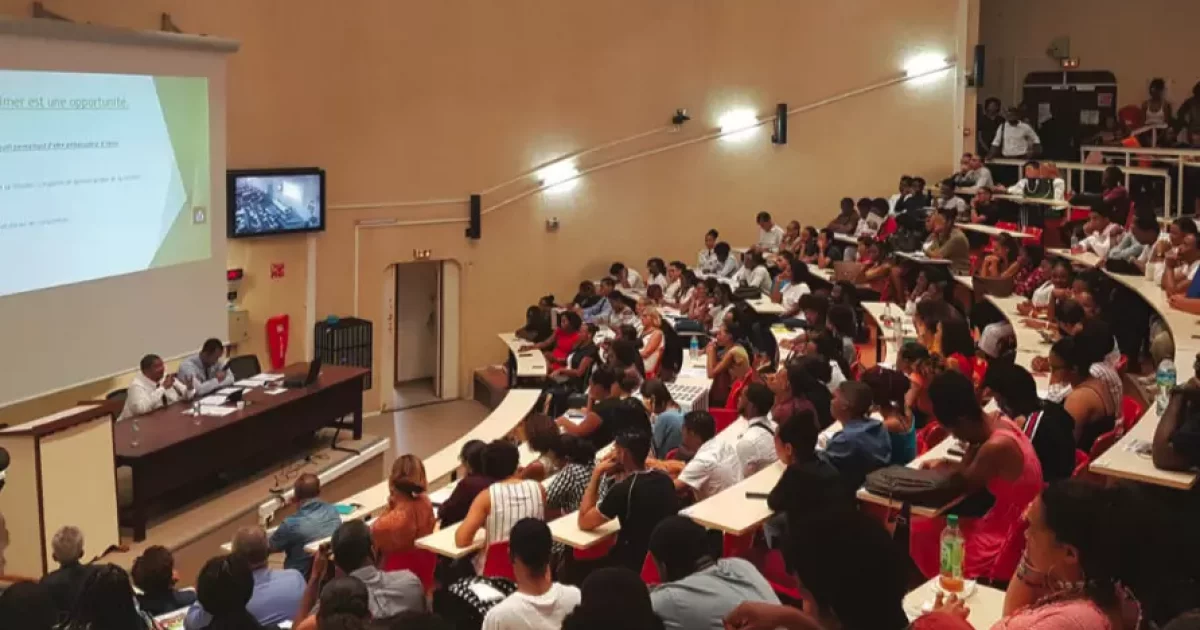 12e édition du Forum des étudiants, des métiers et des carrières en ...