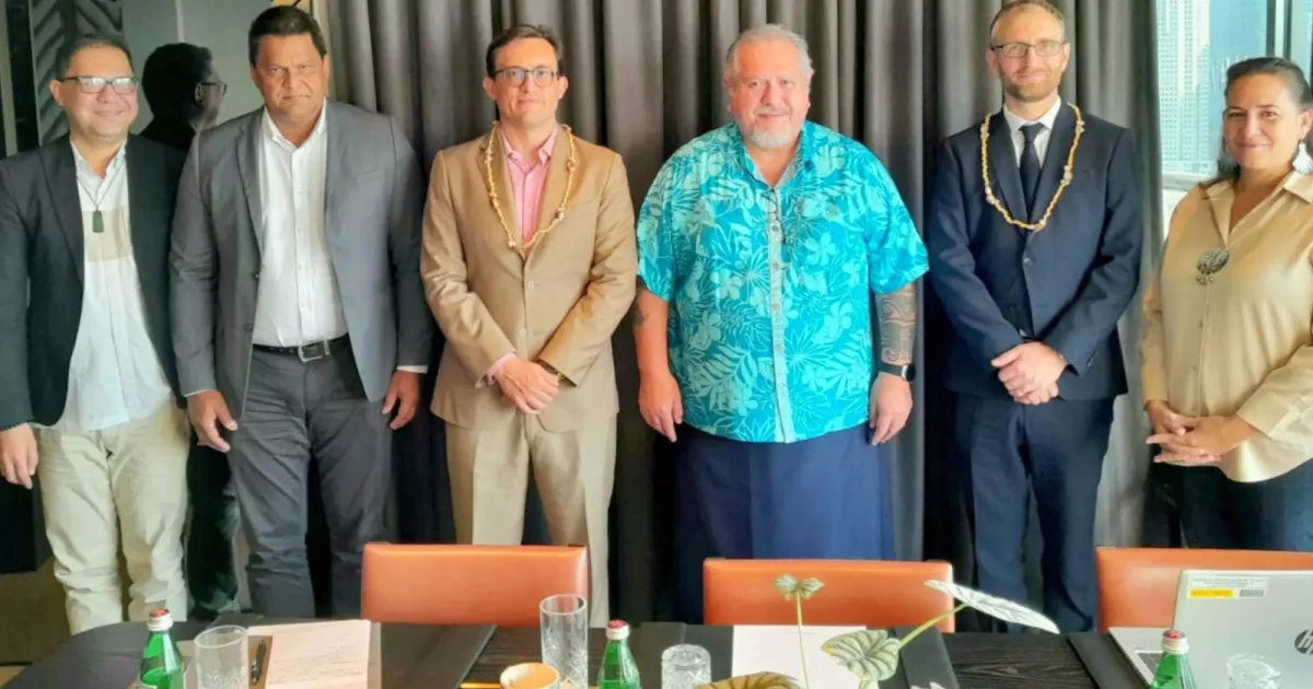 Développement portuaire : Le Président de la Polynésie Moetai ...