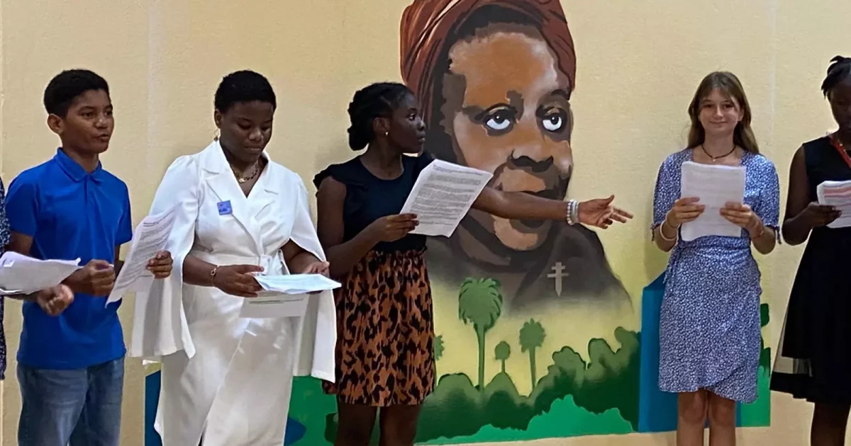 Guyane : Les collégiens du collège Eugénie Tell-Eboué à Saint-Laurent ...