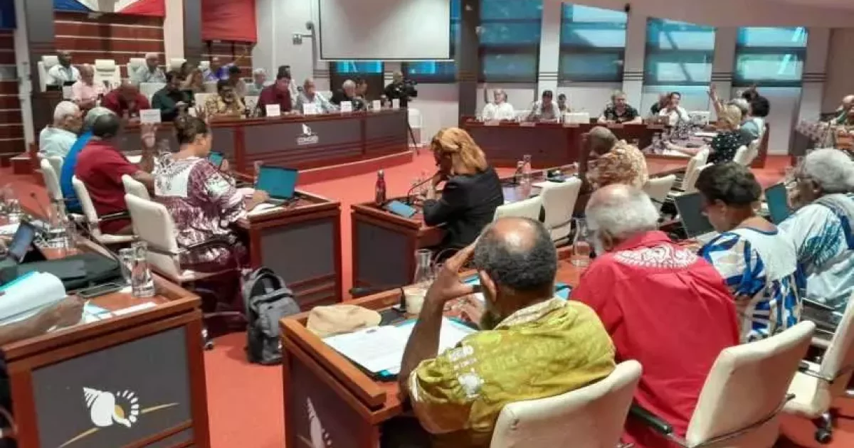 Nouvelle-Calédonie : L’examen du pacte nickel de nouveau reporté, Louis ...