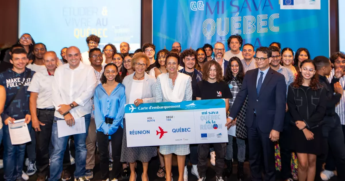 La Réunion : La Région Réunion remet les billets d'avion aux étudiants ...