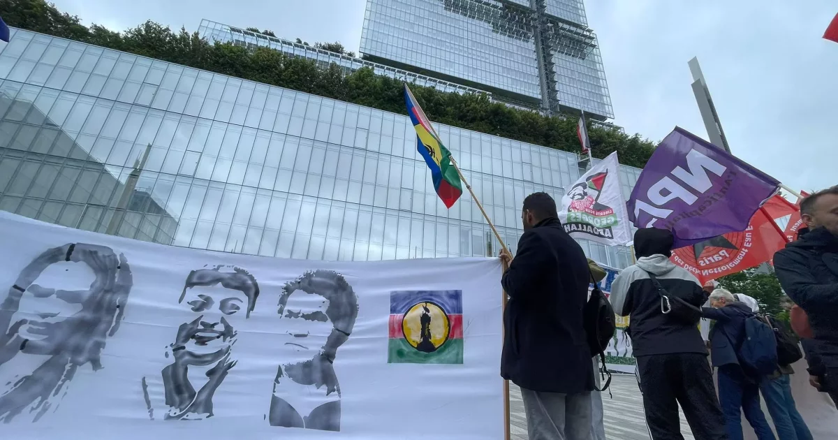 Nouvelle-Calédonie : Des militants indépendantistes rassemblés devant ...